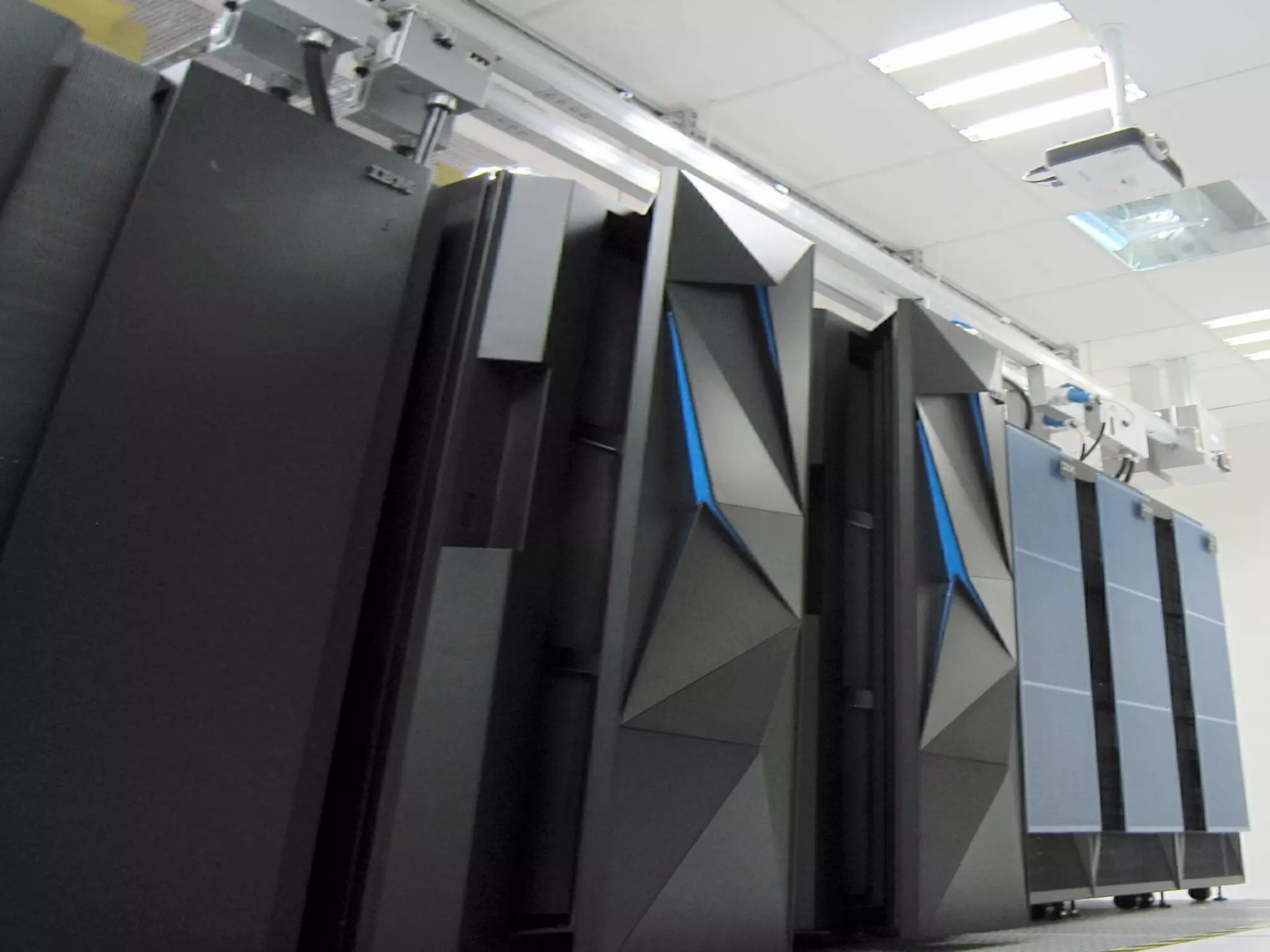 Starline presentation on power distribution in the Data Center premier ...