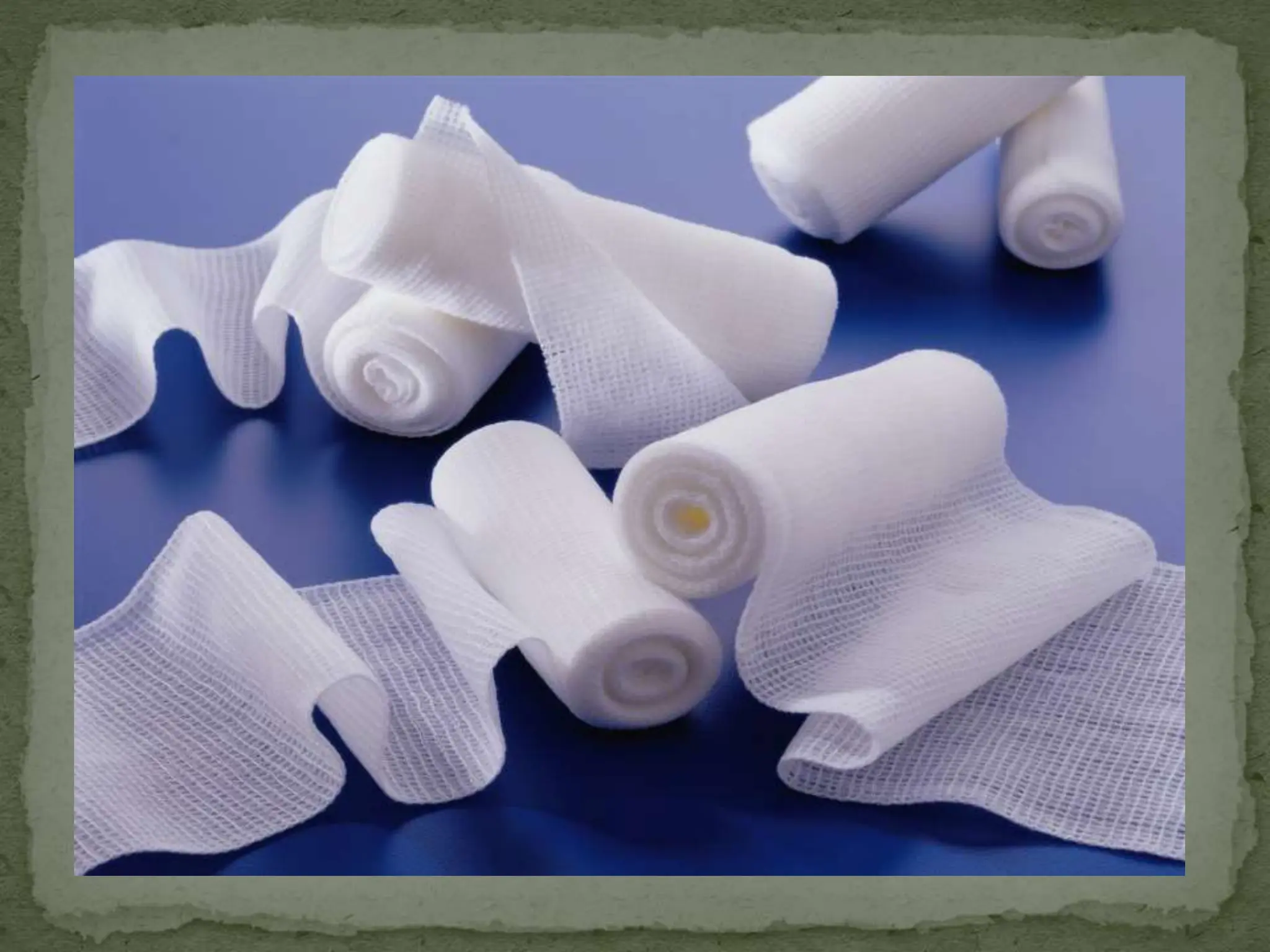 Sterile and non-sterile trolley set up.pptx