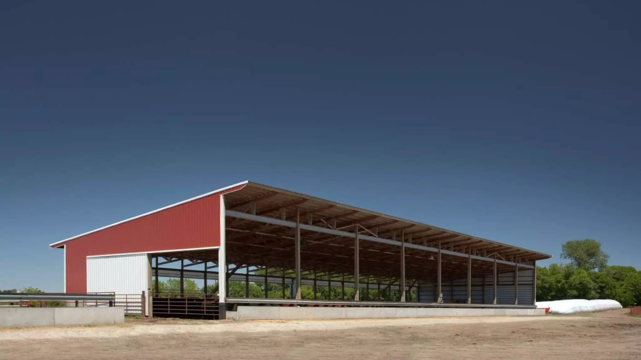 Summit Livestock Facilities - Monoslope Buildings | PPTX