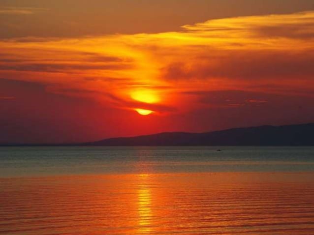 Sunsets over water (v.m.) | PPSX