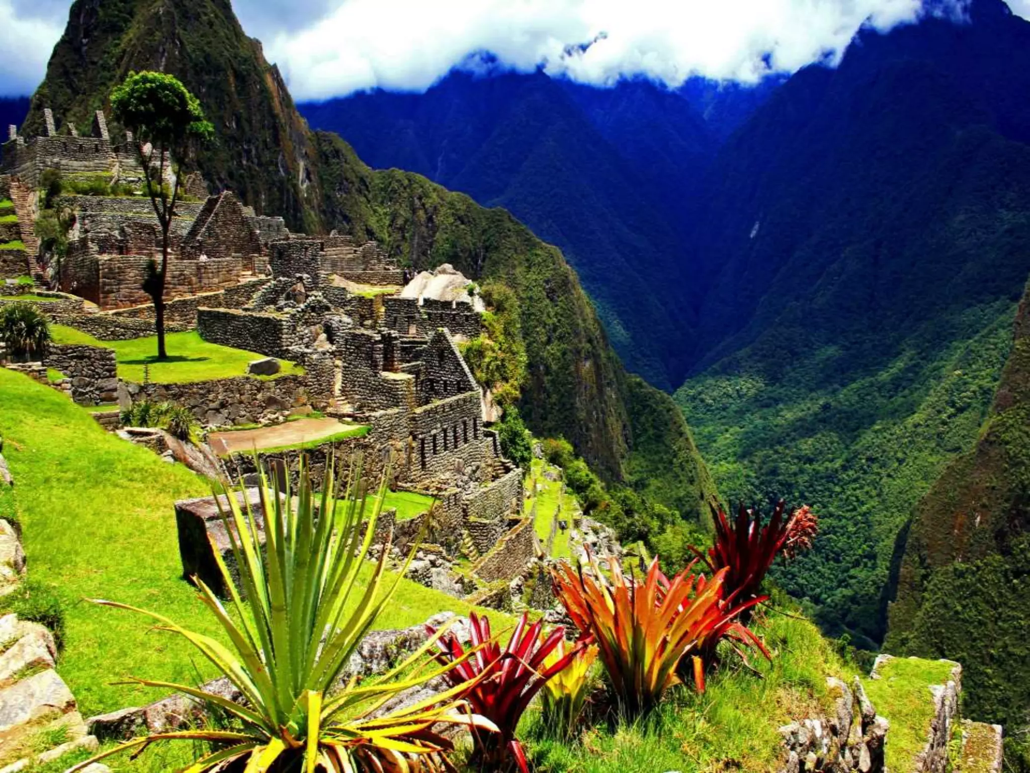 The machu picchu presentation | PPTX