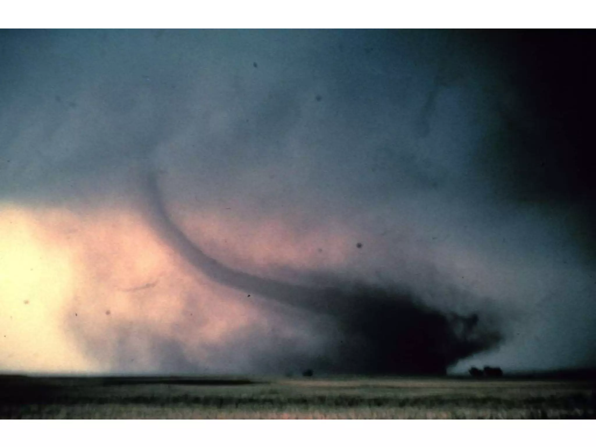 Tornado Image Gallery: Teaching Tornados through Images | PPTX