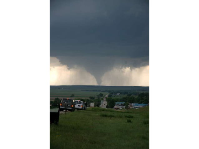 Tornado Image Gallery: Teaching Tornados through Images | PPTX