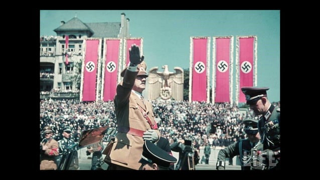 Totalitarianism - The Road to the Second World War.pdf