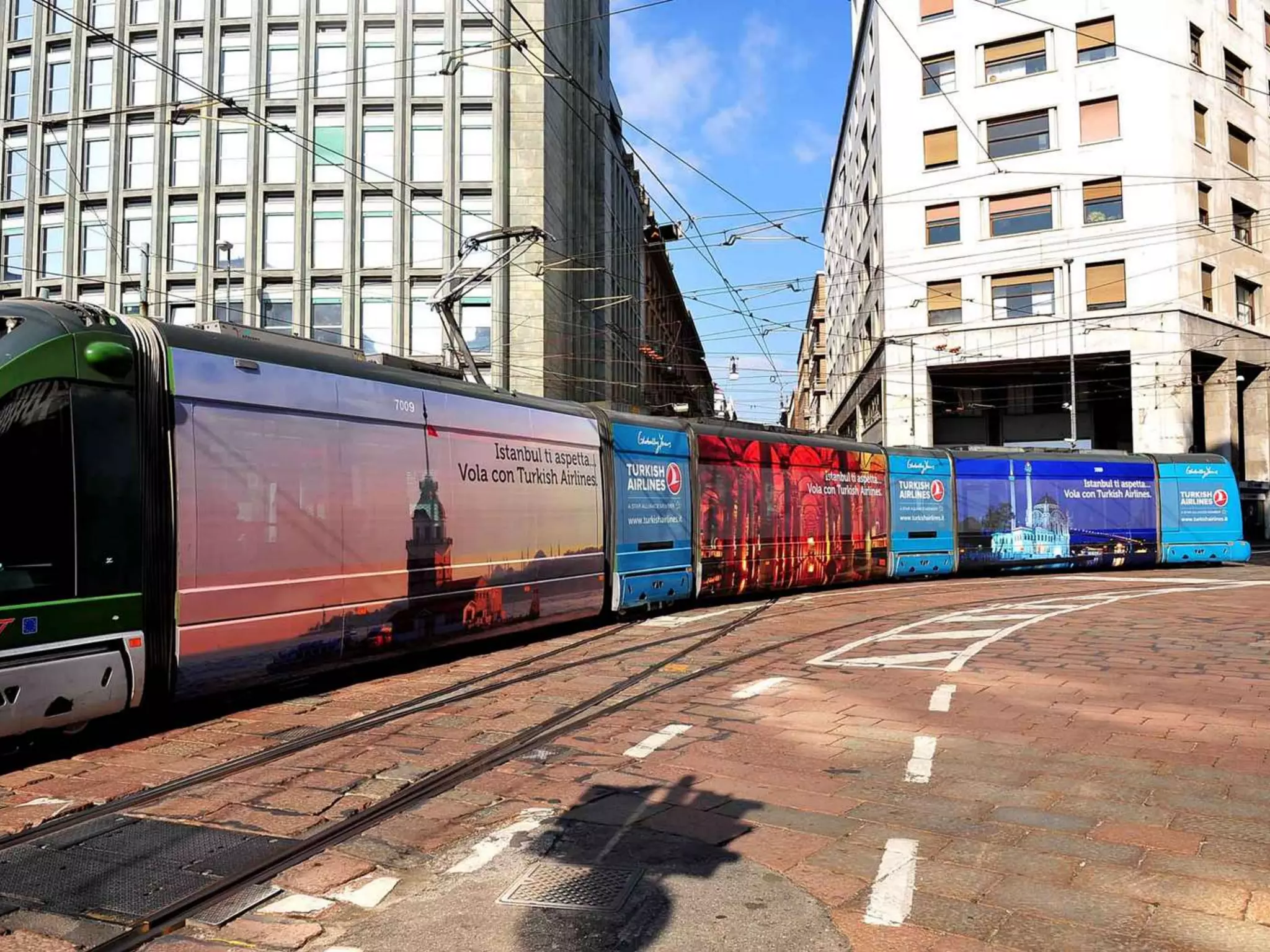 Turkish Airlines Milano Tram Advertising | PPTX