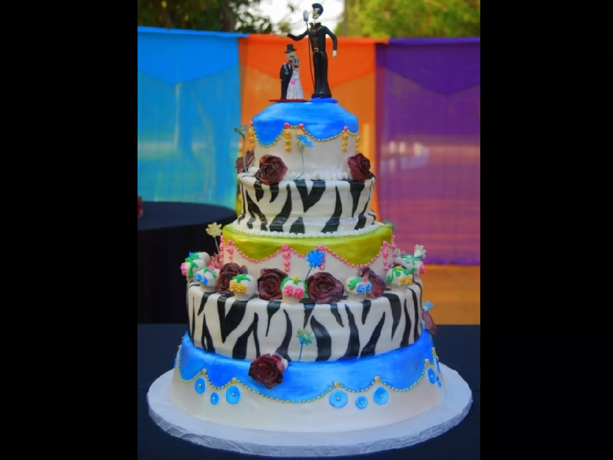 Unique And Unusual Wedding Cake Toppers | PPT