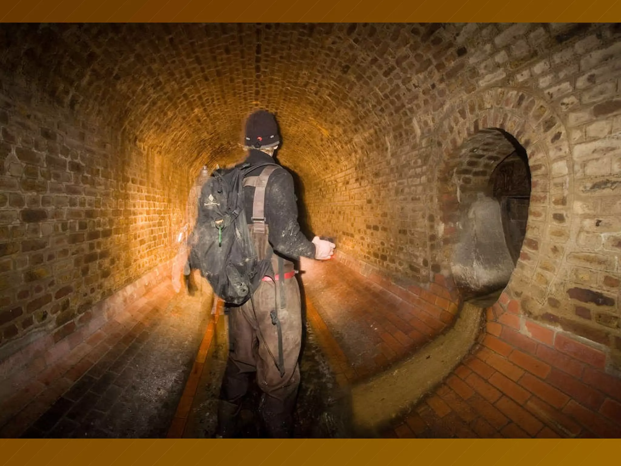 Urban spelunking | PPT