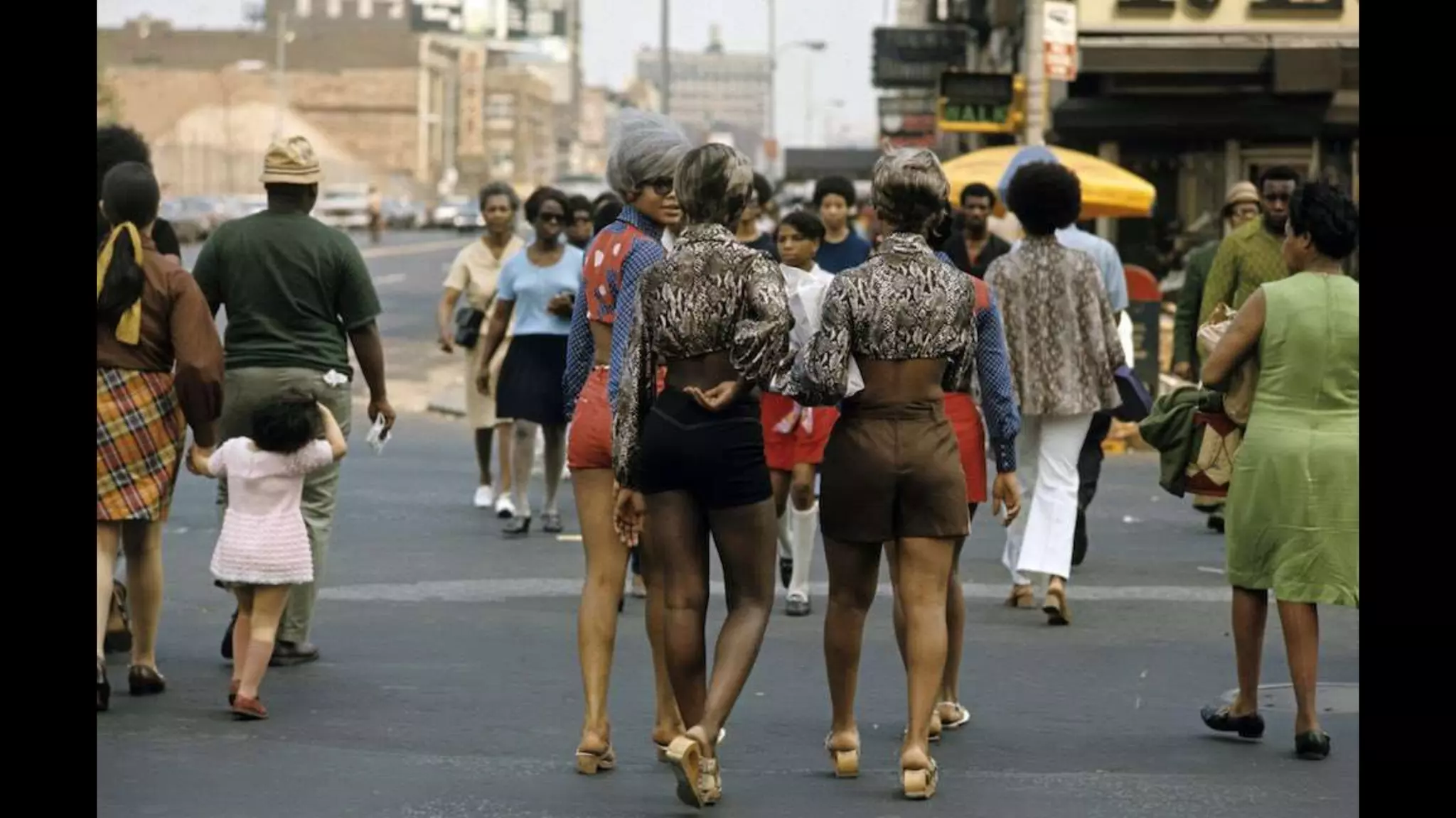 Vibrant Life of 1970s Harlem in Street, Photos by Jack Garofalo | PPSX