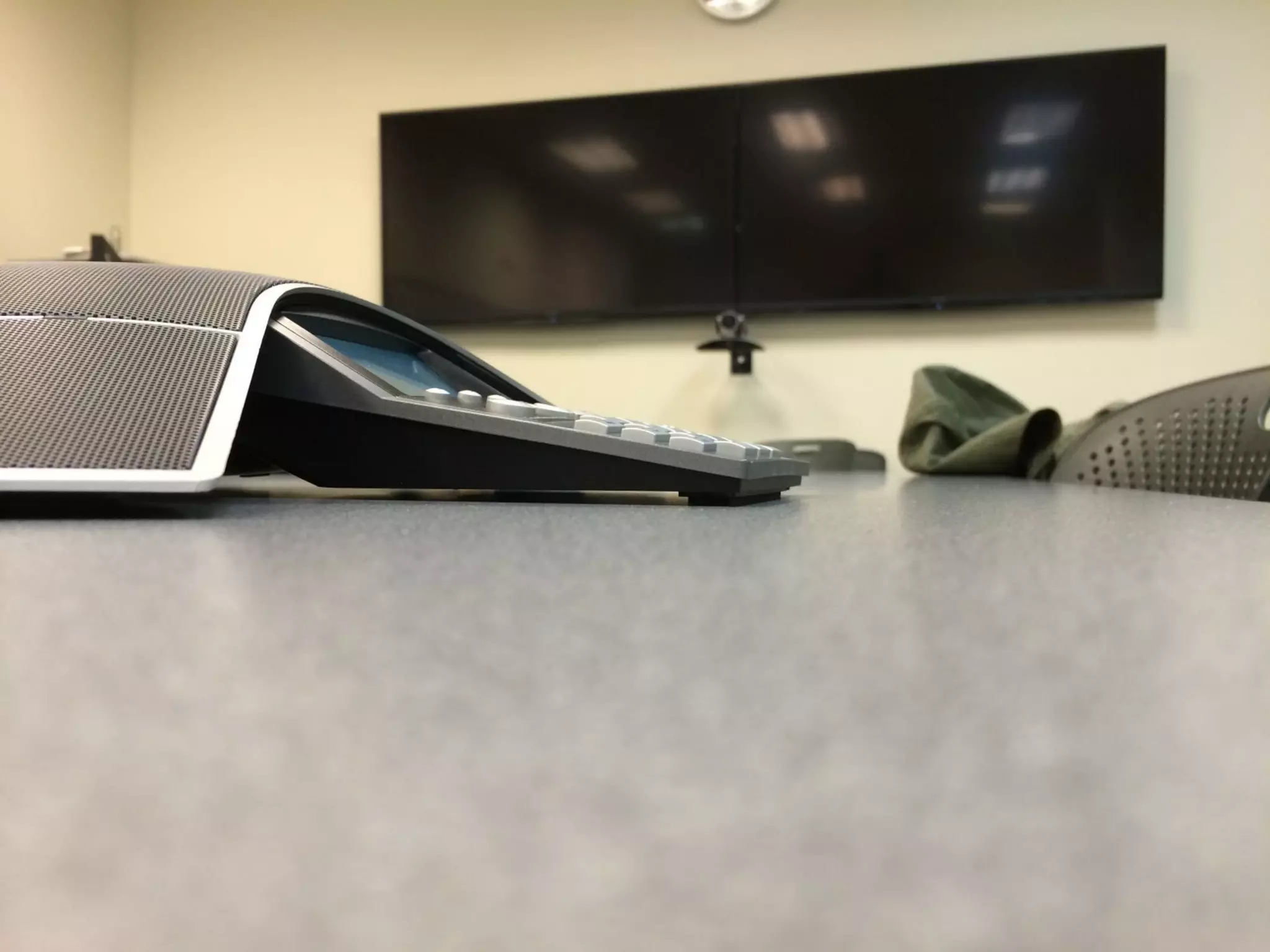 2 Monitors Side by Side | PPT