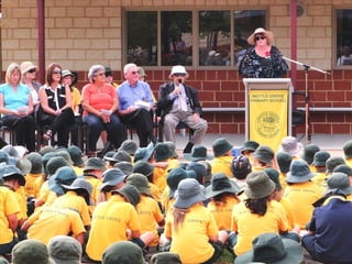 Wattle Grove Primary School - ANZAC Ceremony 2013 | PPT